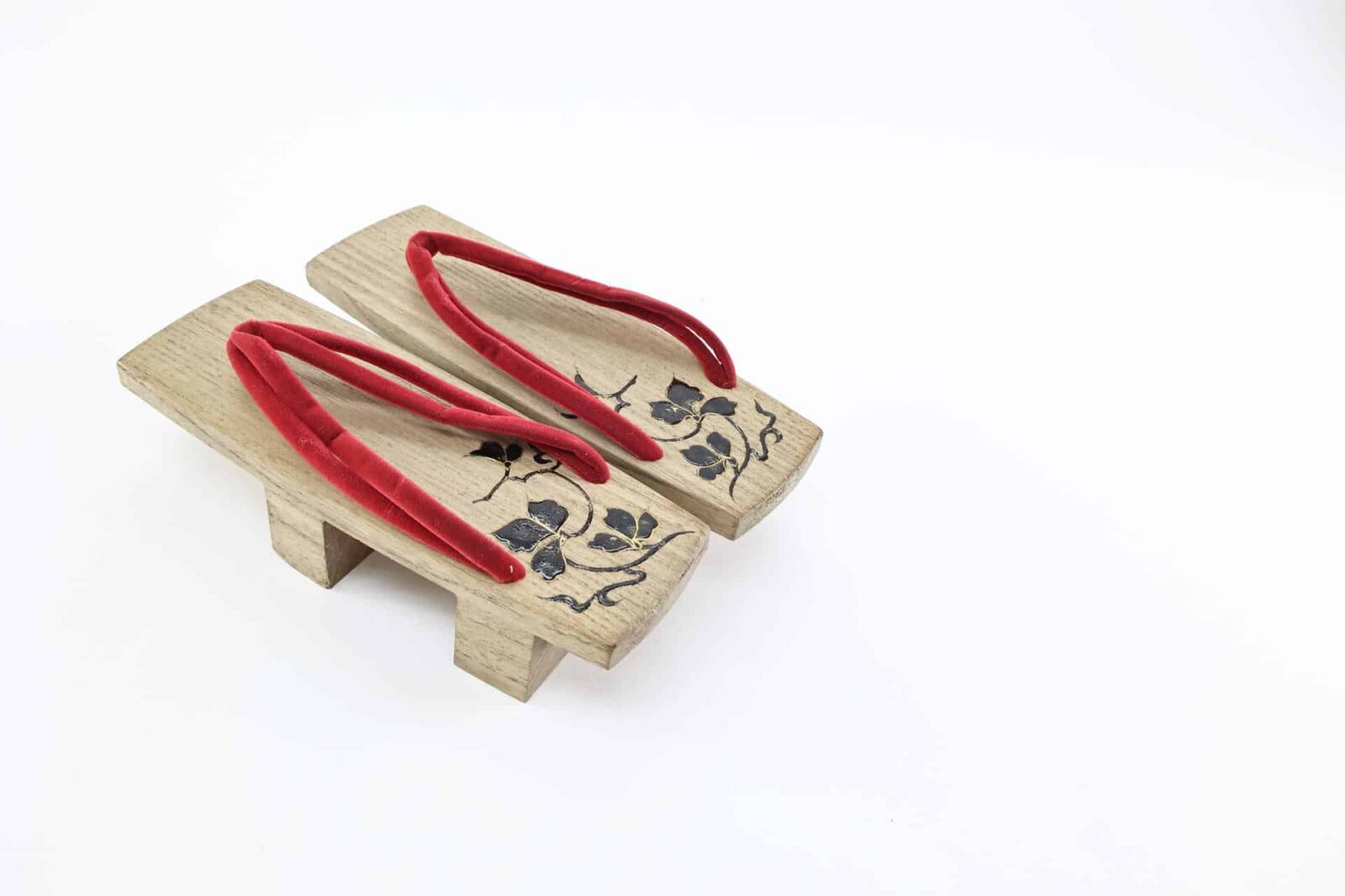 Wooden Geta with flowers - DIY District