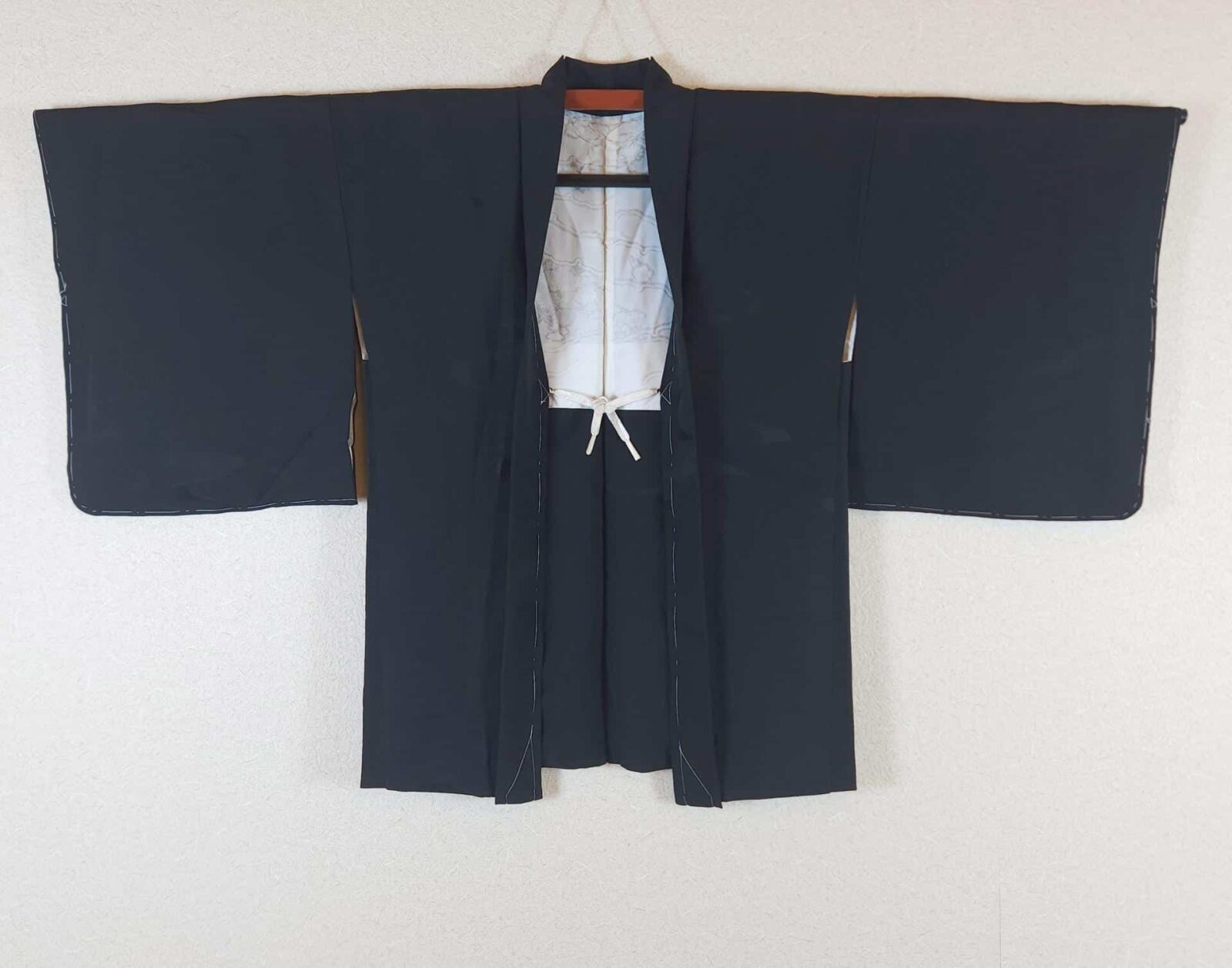 Haori Japonais noir brocart motif ondulé - DIY District